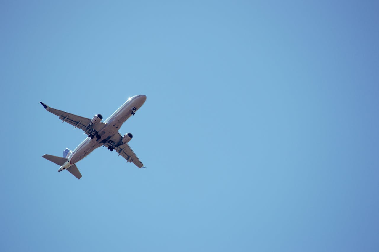 If Earth Spins At 1,000mph, Why Don’t Westbound Flights Arrive Sooner ...