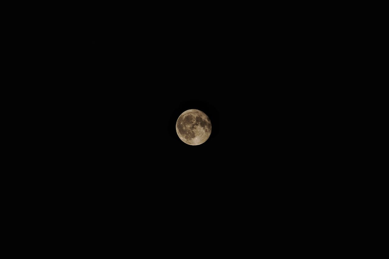 Cornwall Space Station to Support NASA's First Crewed Lunar Mission ...