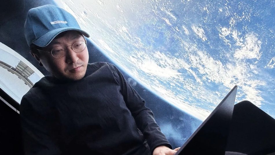 SpaceX Selects Crypto Billionaire to Command First Crewed Mars Mission ...